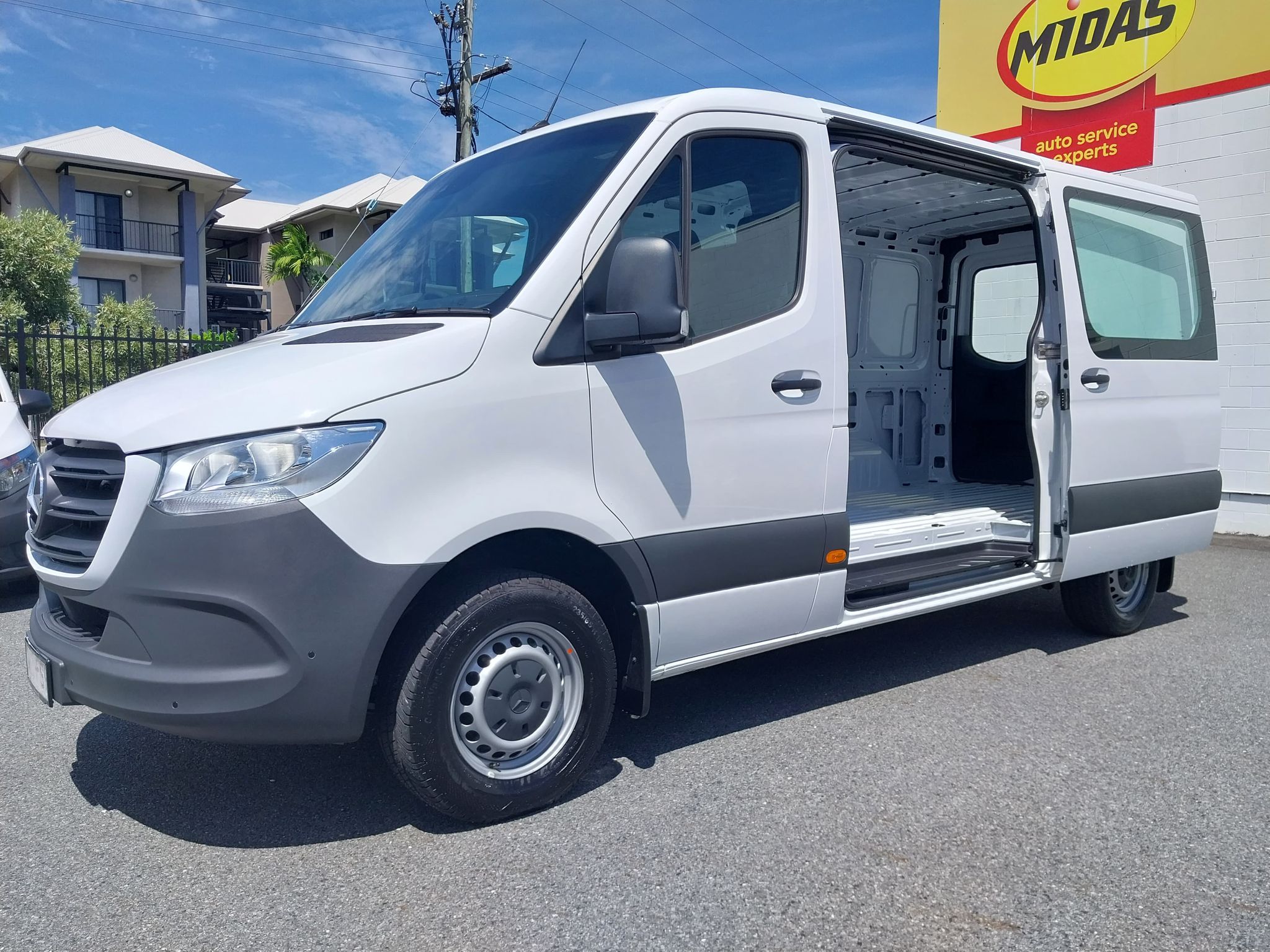 Demo 2022 Mercedes-Benz Sprinter 315 MWB #423174 | Trinity Auto Group