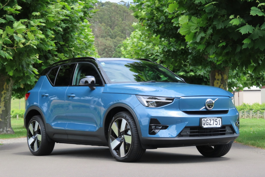 Volvo xc40 p8 recharge pure electric store